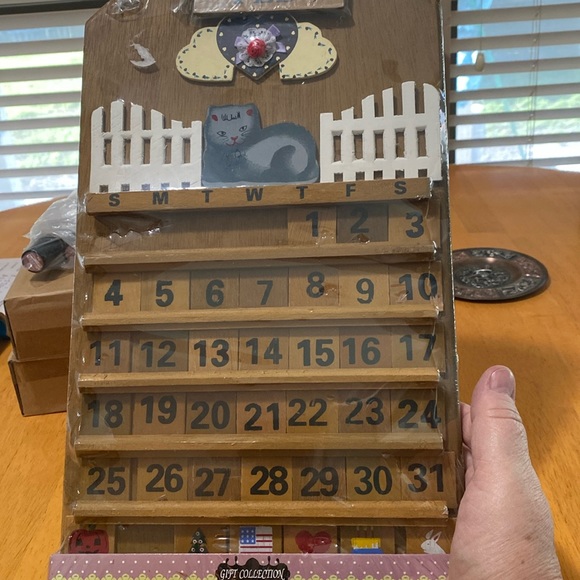 Accents | Rustic Cottage Style Calendar With Floral Accents | Poshmark